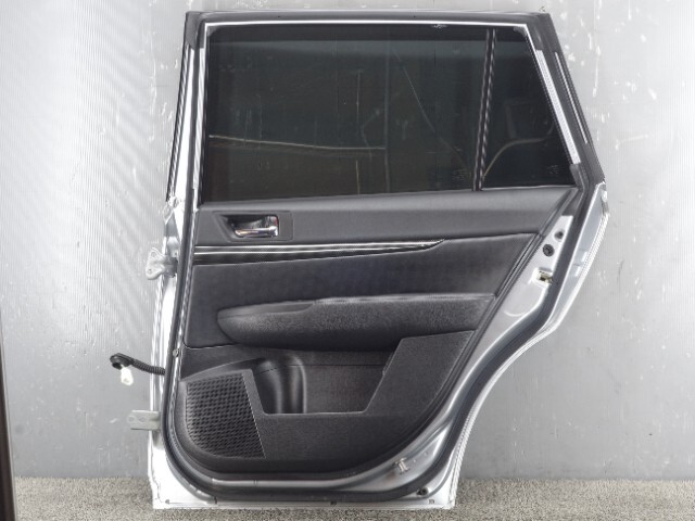 Yahoo!オークション - 8569 スバル レガシィ BRM リアドア右 リヤドア...