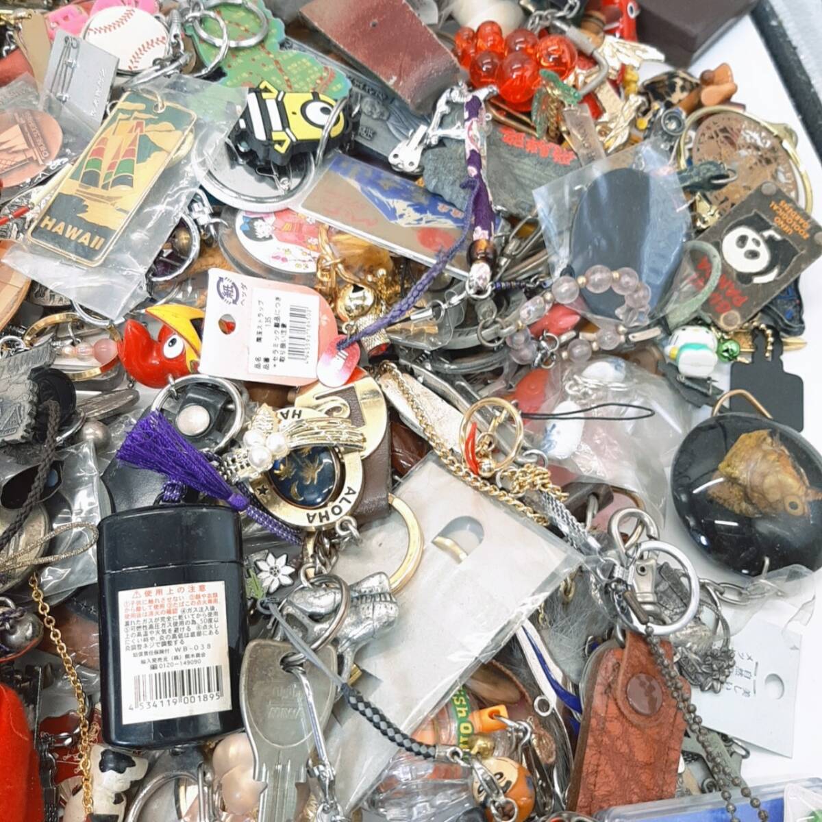 Yahoo!オークション - a347 キーホルダー まとめ 大量 約9kg 長期保管...