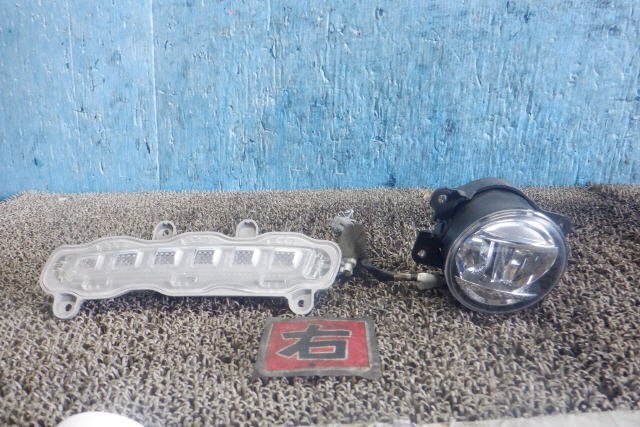 スペーシア DAA-MK42S 右 フォグ ランプ ライト 35501-85P01 LED KOITO バンパー取付タイプ ZNo:05021026 161809(ライト)｜売買された ...
