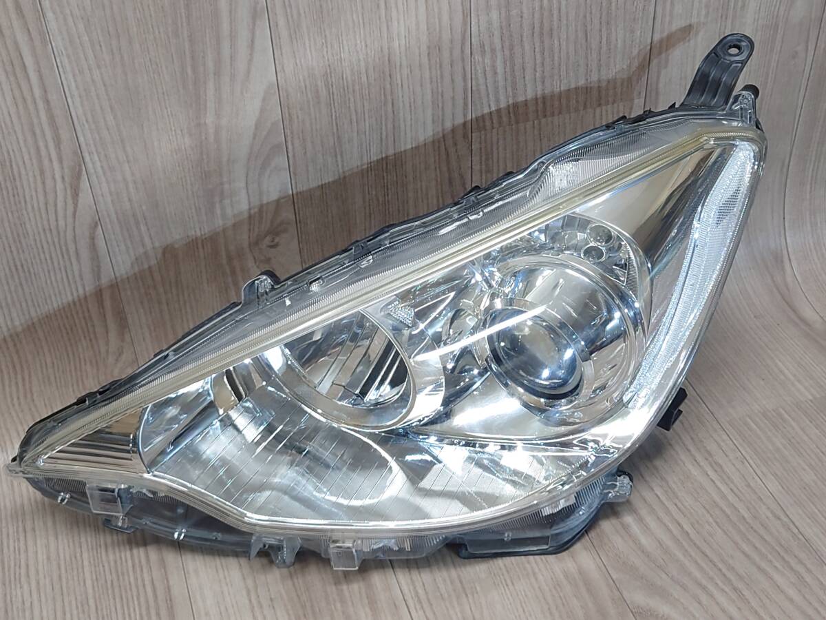 Yahoo!オークション - 1 NHP10アクア 前期純正ヘッドライト左側 KOITO...