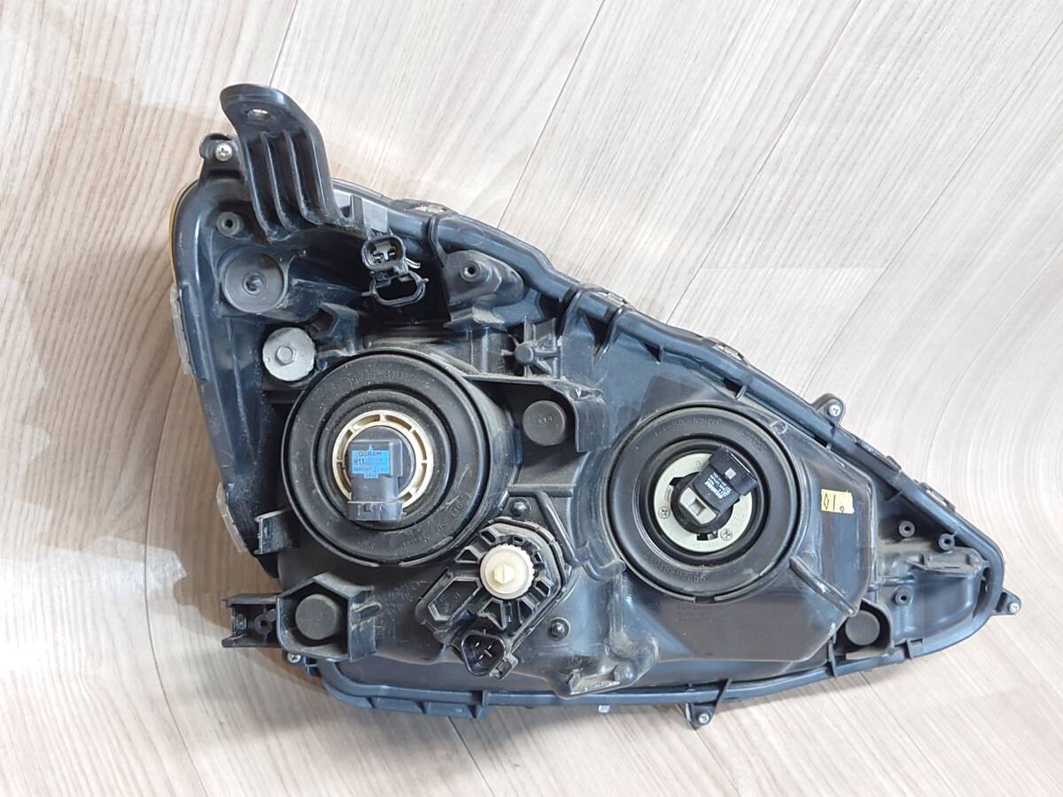 Yahoo!オークション - 1 NHP10アクア 前期純正ヘッドライト左側 KOITO...