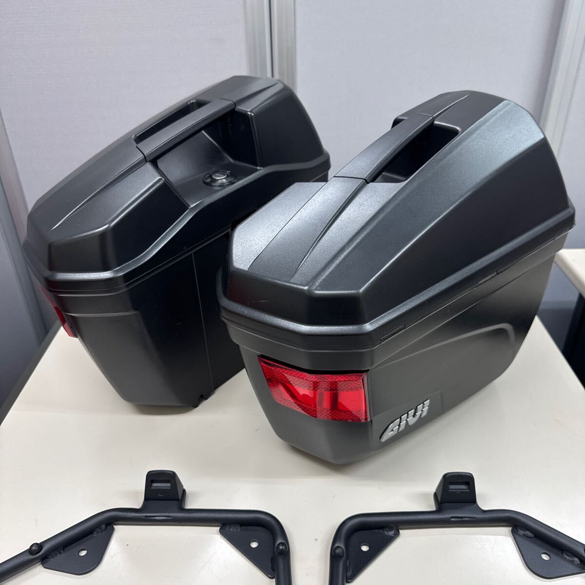 Yahoo!オークション - GIVI E22パニアケース左右セット 並行輸入モデル...