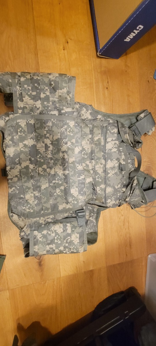 Yahoo!オークション - アメリカ軍 UCP ACU IOTV Mサイズ 迷彩