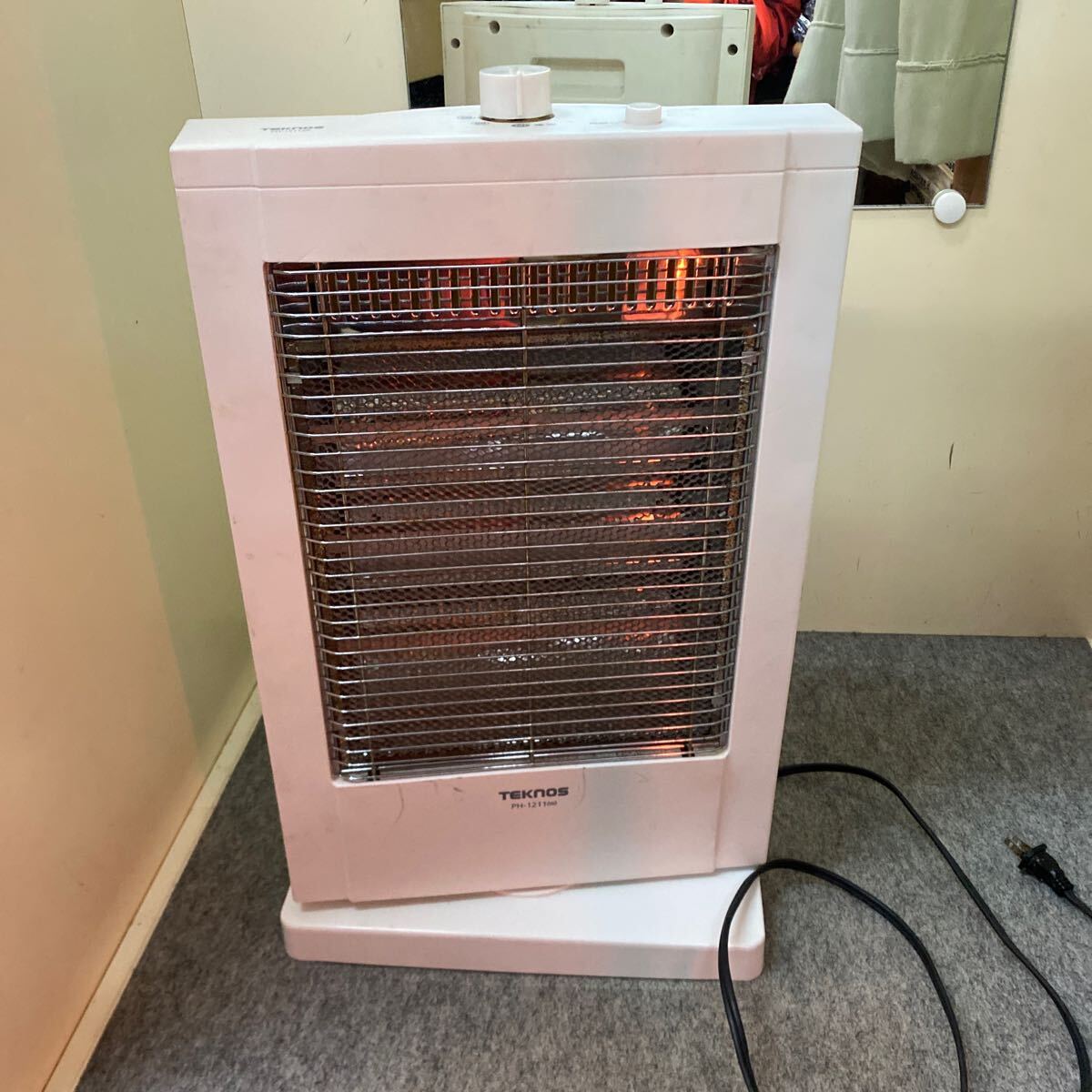 Yahoo!オークション - TEKNOS 2秒速暖 首振り機能搭載 ハロゲンヒータ...