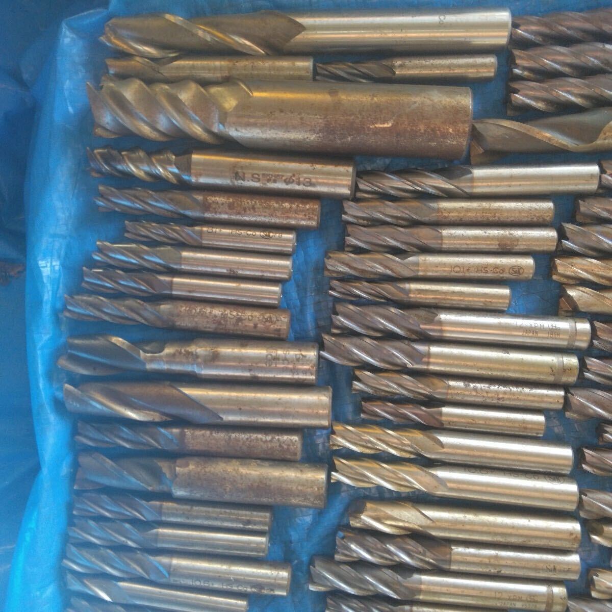 Yahoo!オークション - u271 エンドミル【無選別】約8kg分 写真判断でお...