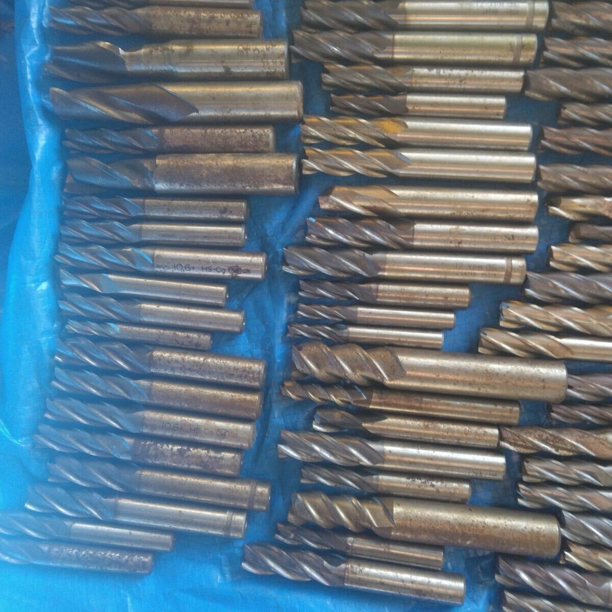 Yahoo!オークション - u271 エンドミル【無選別】約8kg分 写真判断でお...