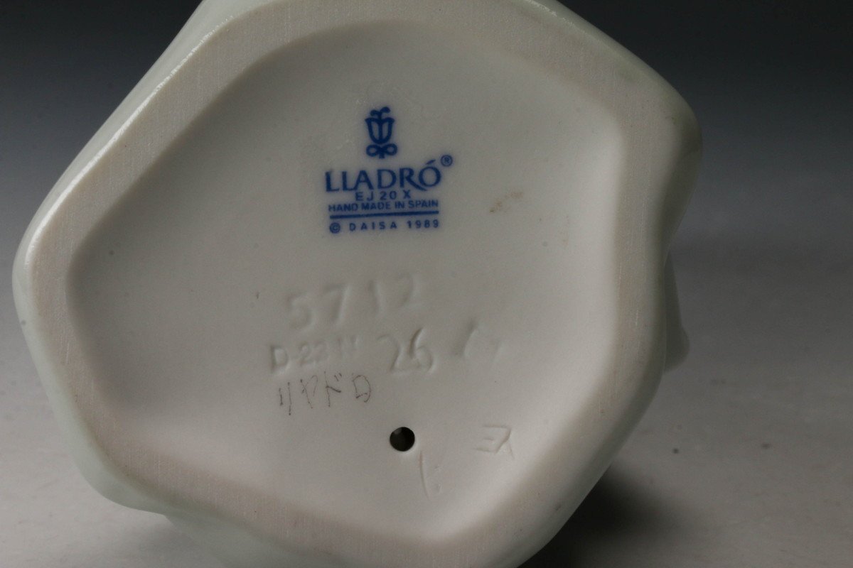 Yahoo!オークション - 【SAG】LLADRO リヤドロ 『眠そうな子猫』 5712 ...