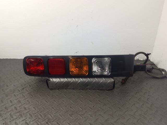 Yahoo!オークション - キューブ BZ11 左 テール ランプ ライト 26555-3...