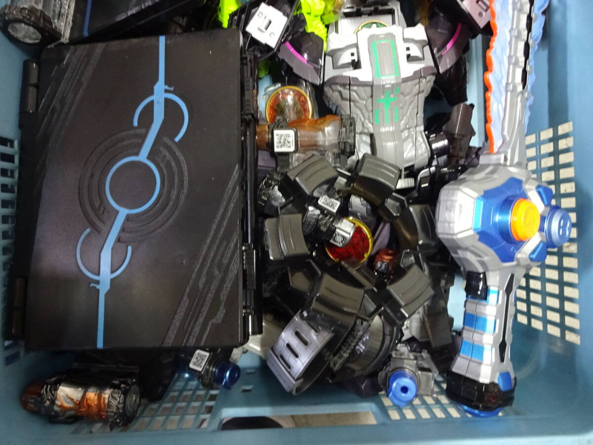 Yahoo!オークション - 098-N23) 現状 ジャンク品 特撮 おもちゃ 大量 ...