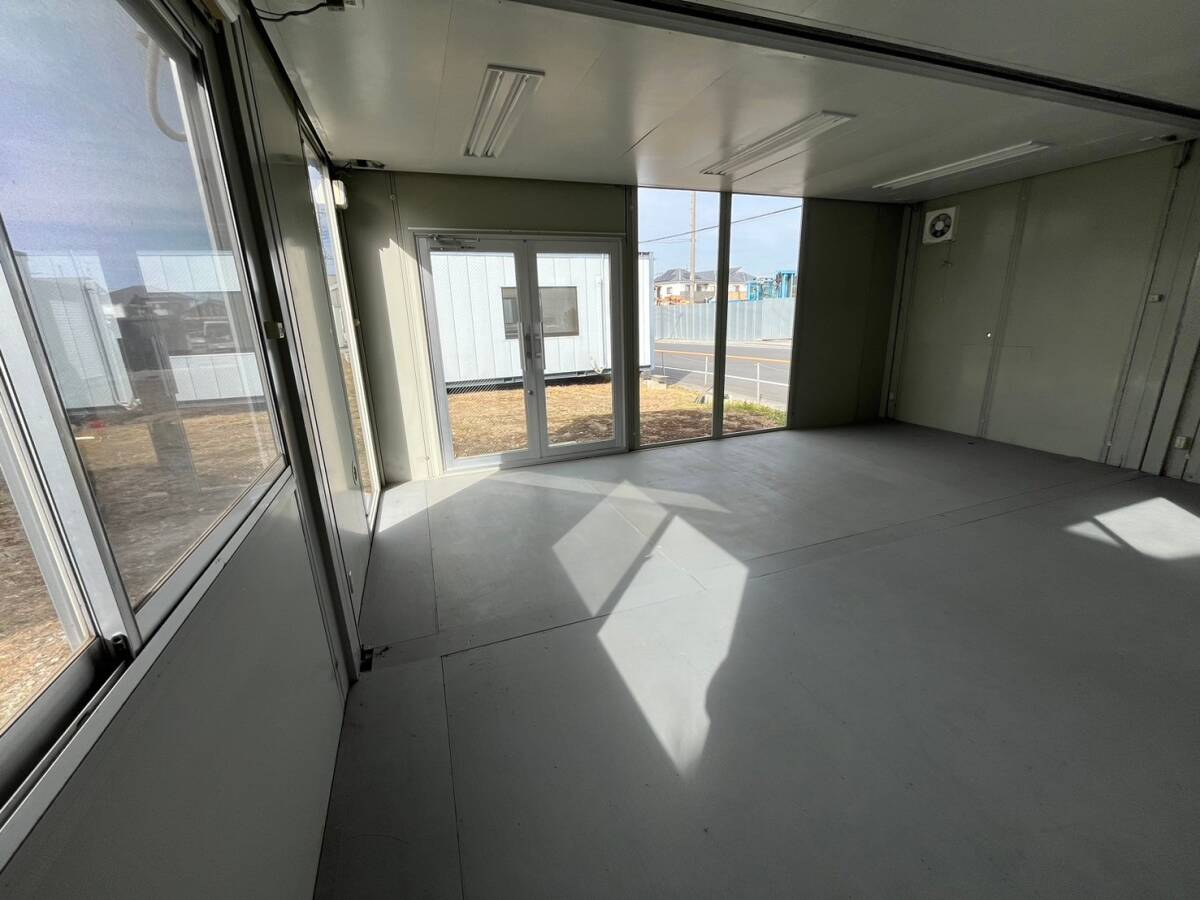 Yahoo!オークション - 8坪トイレ付 ガラスパネル 三協フロンテア CT-54...