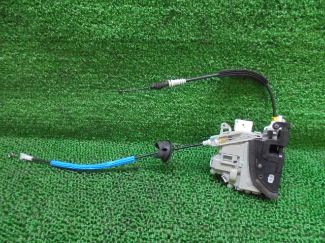 Yahoo!オークション - 9FC4552 JF5-2)) アウディ A4 ABA-8KCDNF 2010年...