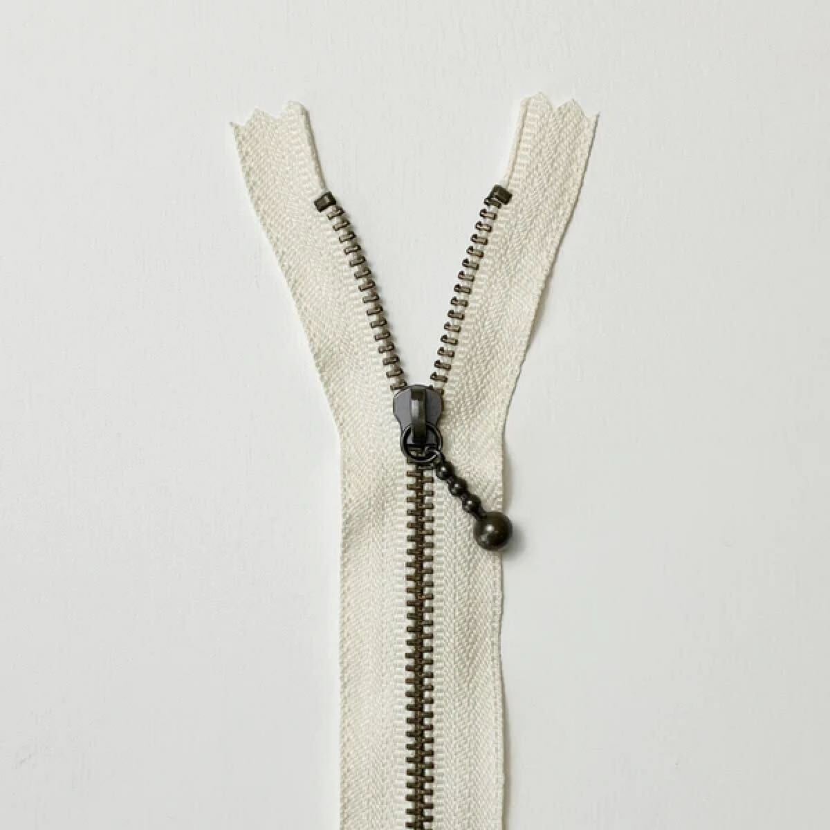 Yahoo!オークション - 10本 YKK 金属ファスナー ベージュ ゴールド玉