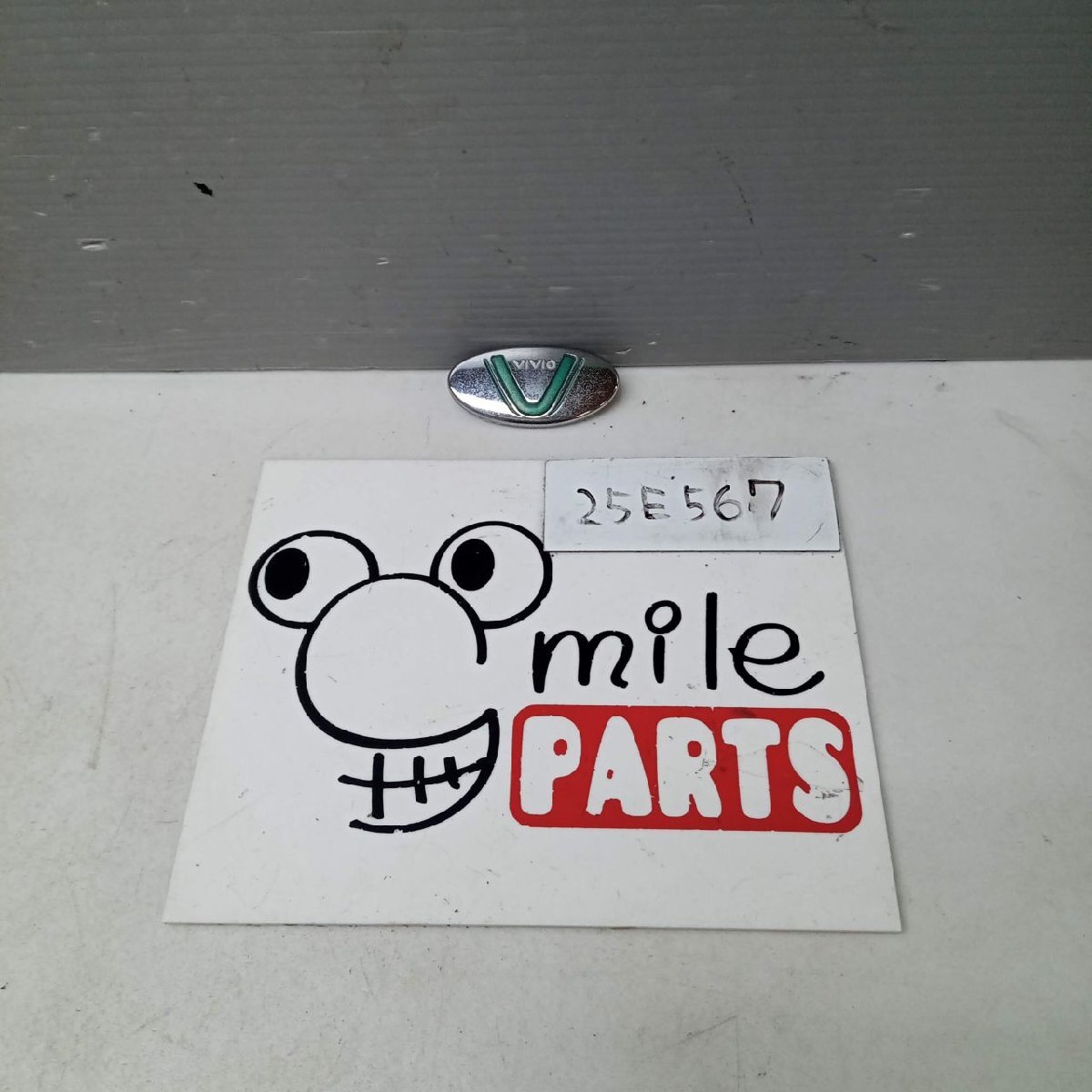 Yahoo!オークション - KW3 ヴィヴィオ 純正 フードエンブレム 1B...