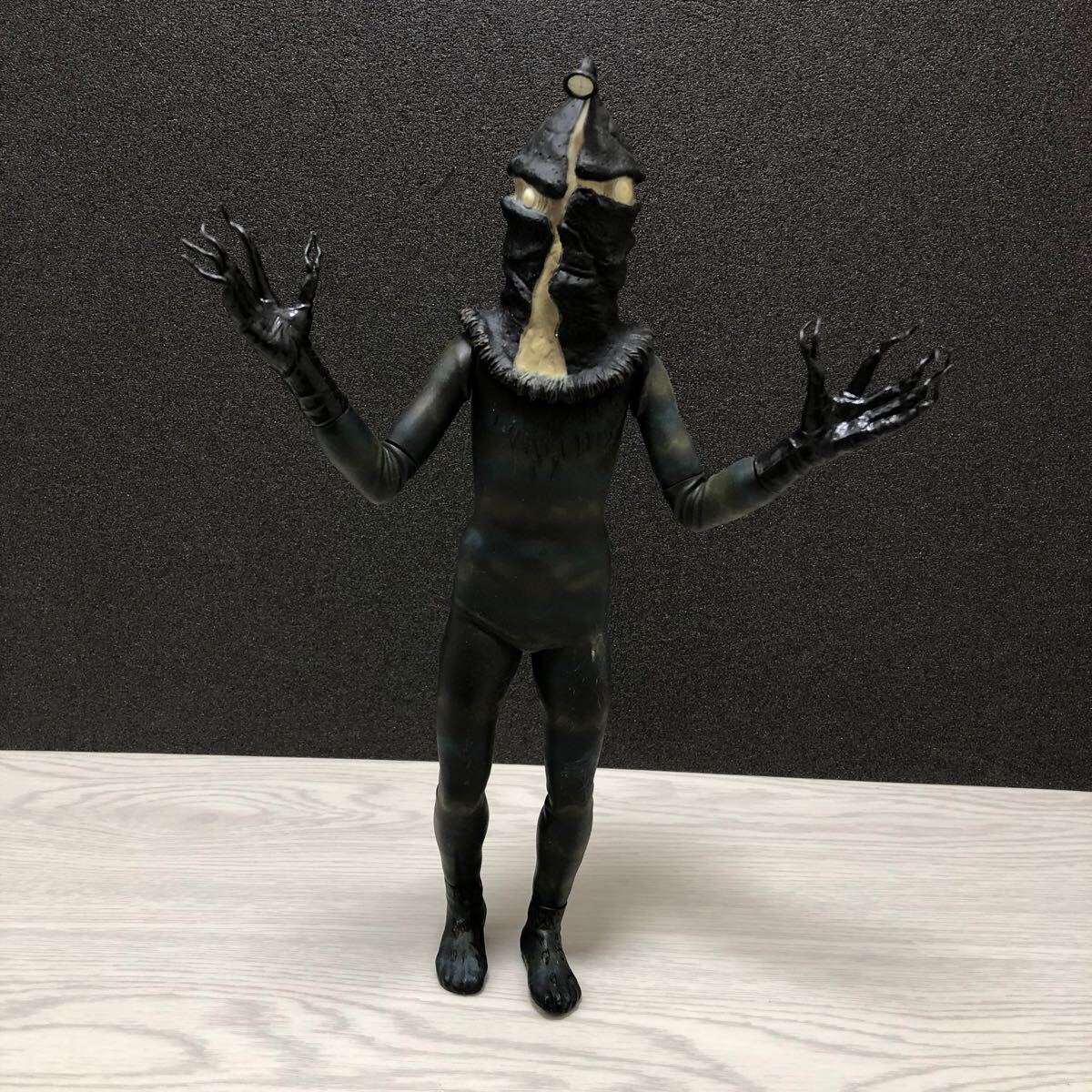 Yahoo!オークション - m619-0164-15 メディコムトイ ケムール人 円谷プ...