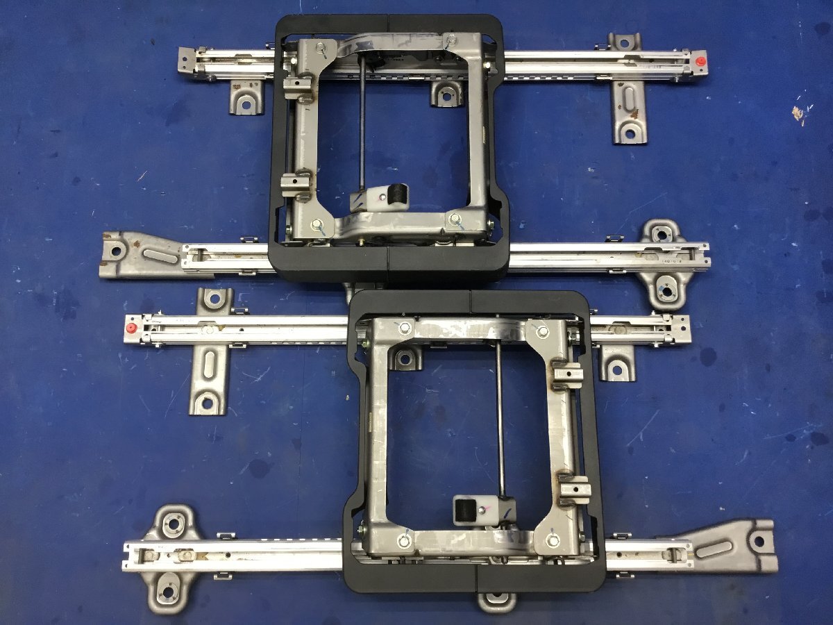 日本代購代標第一品牌【樂淘letao】－売り切り！ 日産 E52 エルグランド 中期 純正 レザー クロ セカンドシート オットマン 手動 左右セット レール付 2500148 2F6-2 深