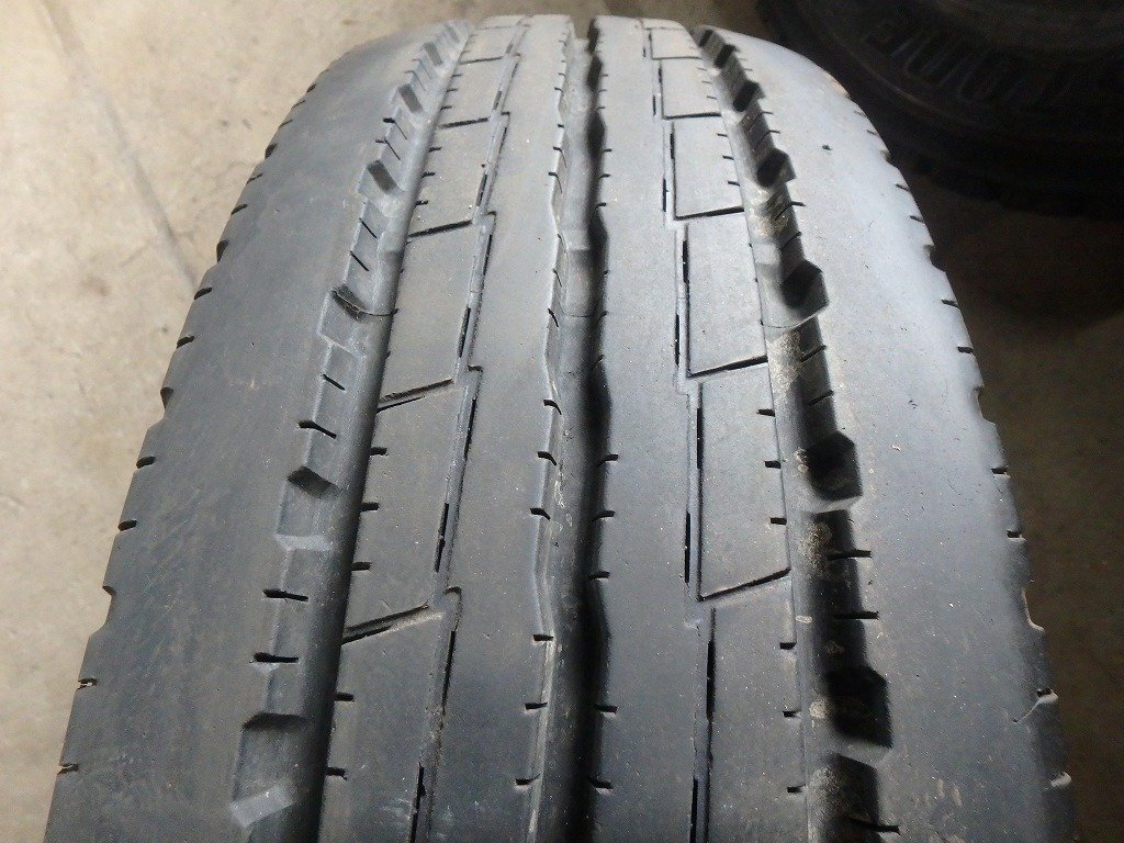 Yahoo!オークション - B485 バリ溝 送料無料【205/70R16 111/109】ヨコ...