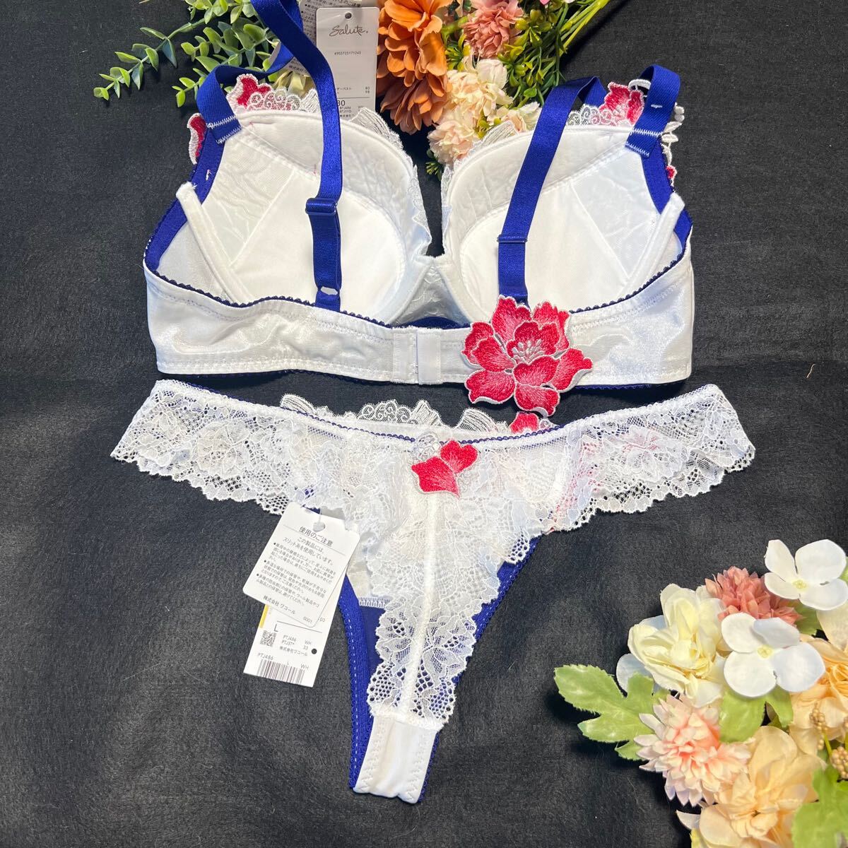 Yahoo!オークション - 【新品】wacoal サルート 86 ブラ ソングセット ...