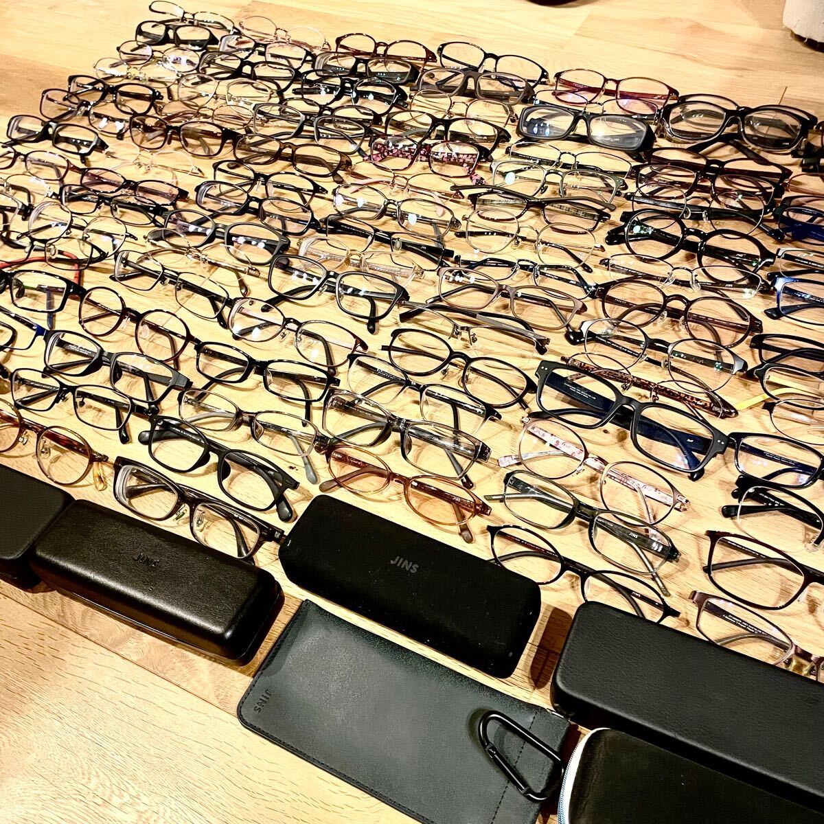 JINS Zoff OWNDAYS 100本 メガネ サングラスまとめ売り ② ノーブランドなし 純正ケース多数付属(その他)｜売買されたオークション情報、yahooの商品情報をアーカイブ公開 ...