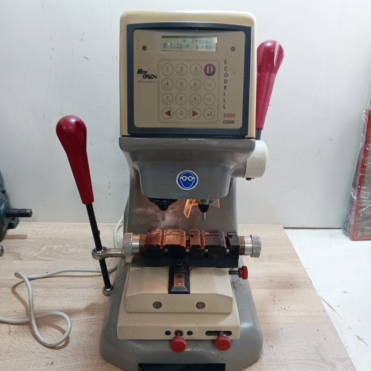 Yahoo!オークション - # iLco ORION キーマシン 合鍵製作機 ECO-DRILL ...