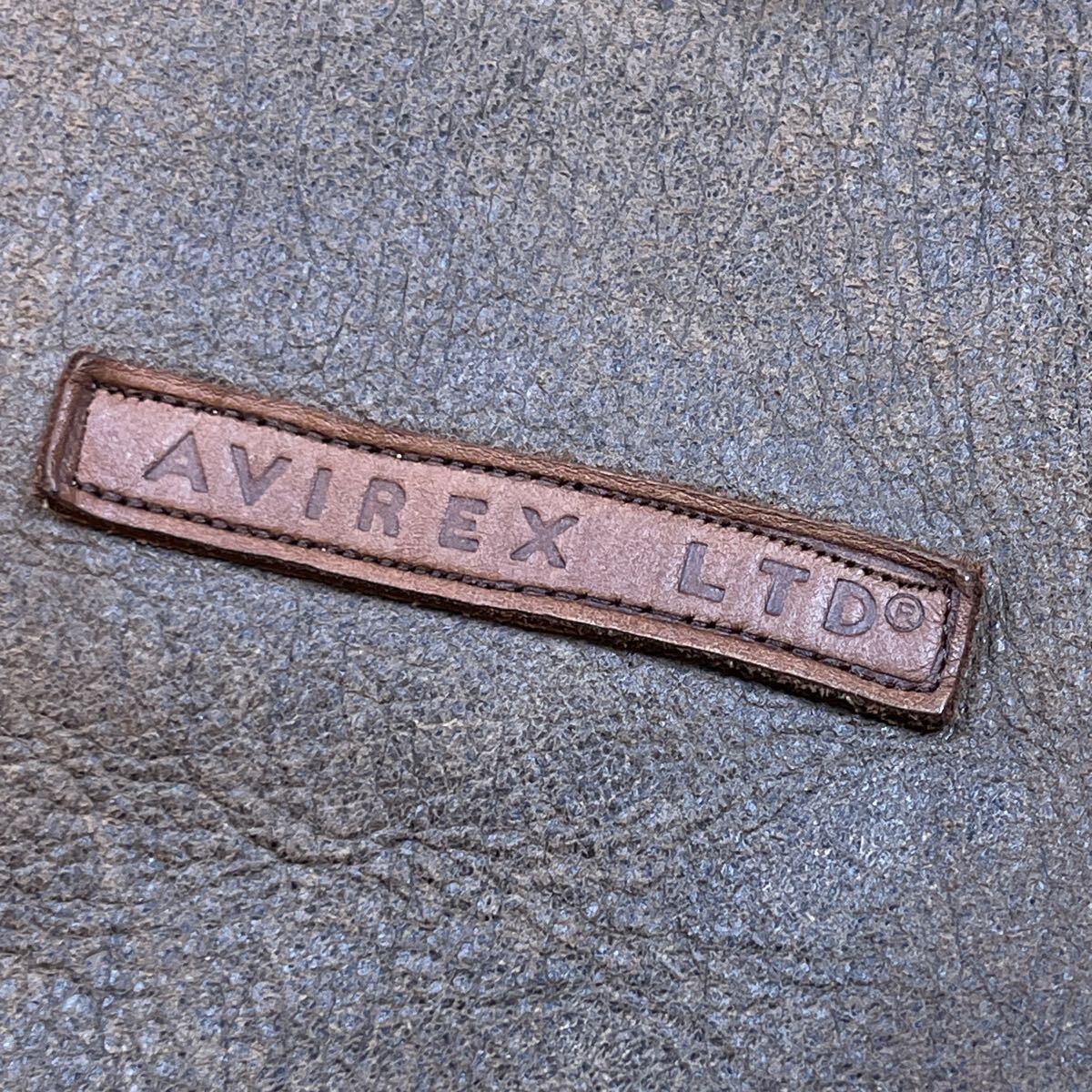 Yahoo!オークション - 美品/現行型 AVIREX アヴィレックス 胸タグ B-3 ...