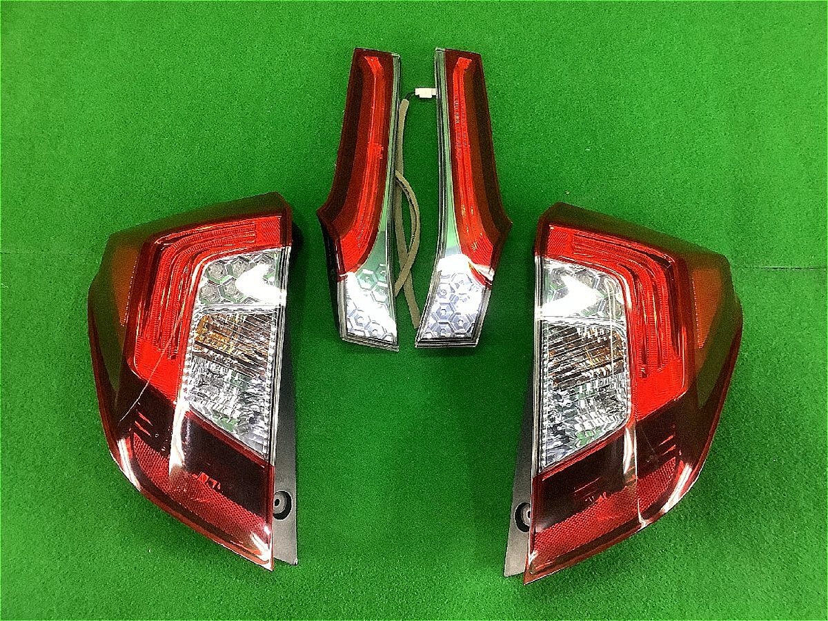 Yahoo!オークション - GP5 フィット ハイブリット 純正 LED テールラン...