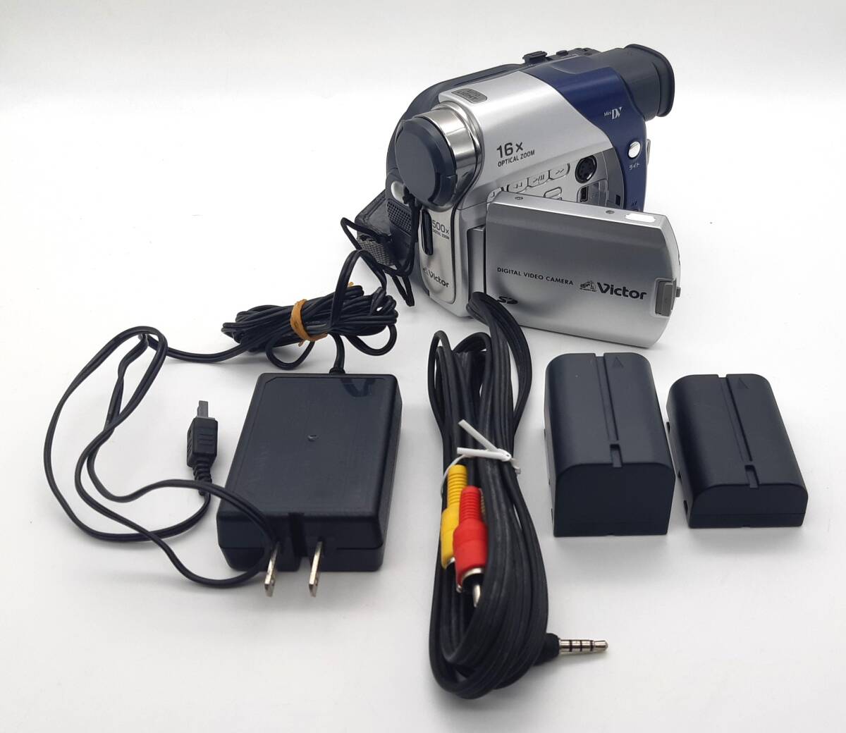 Yahoo!オークション - victor ビクター ビデオカメラ GR-D63 DIGITAL V...