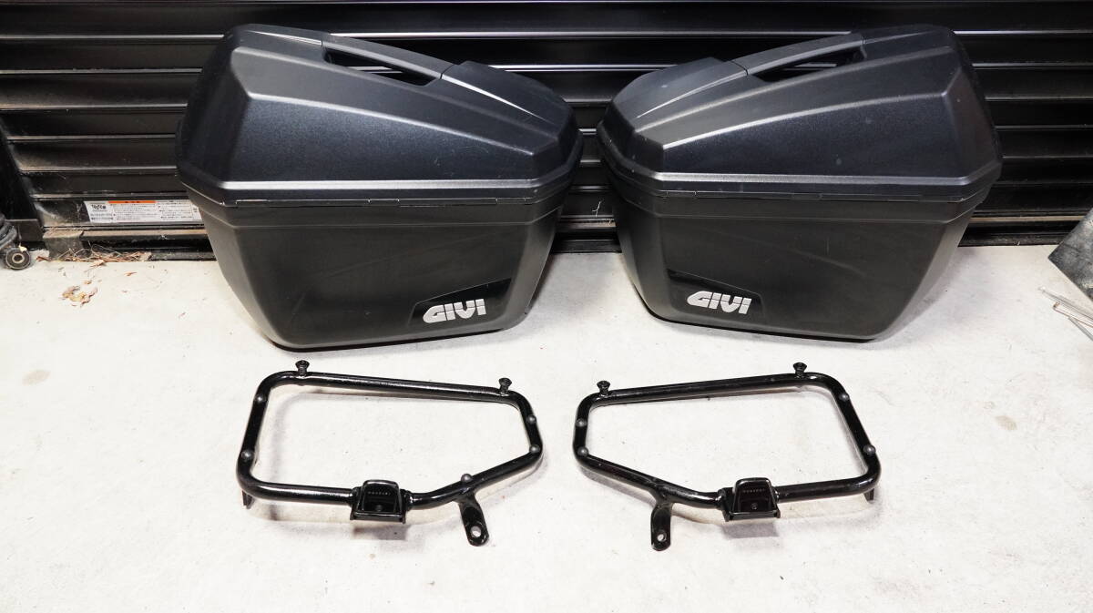 Yahoo!オークション - GIVI E22 ジビ サイドパニア 左右 ステーはオマ...