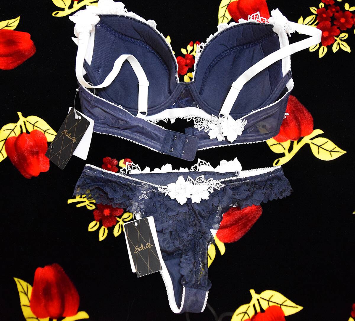 Yahoo!オークション - 新品・タグ付き ワコール サルート 89G・あさ...