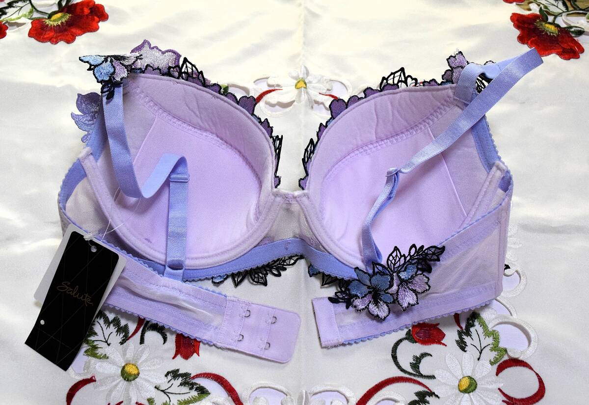 Yahoo!オークション - 新品・タグ付き ワコール サルート 89G・あさ...