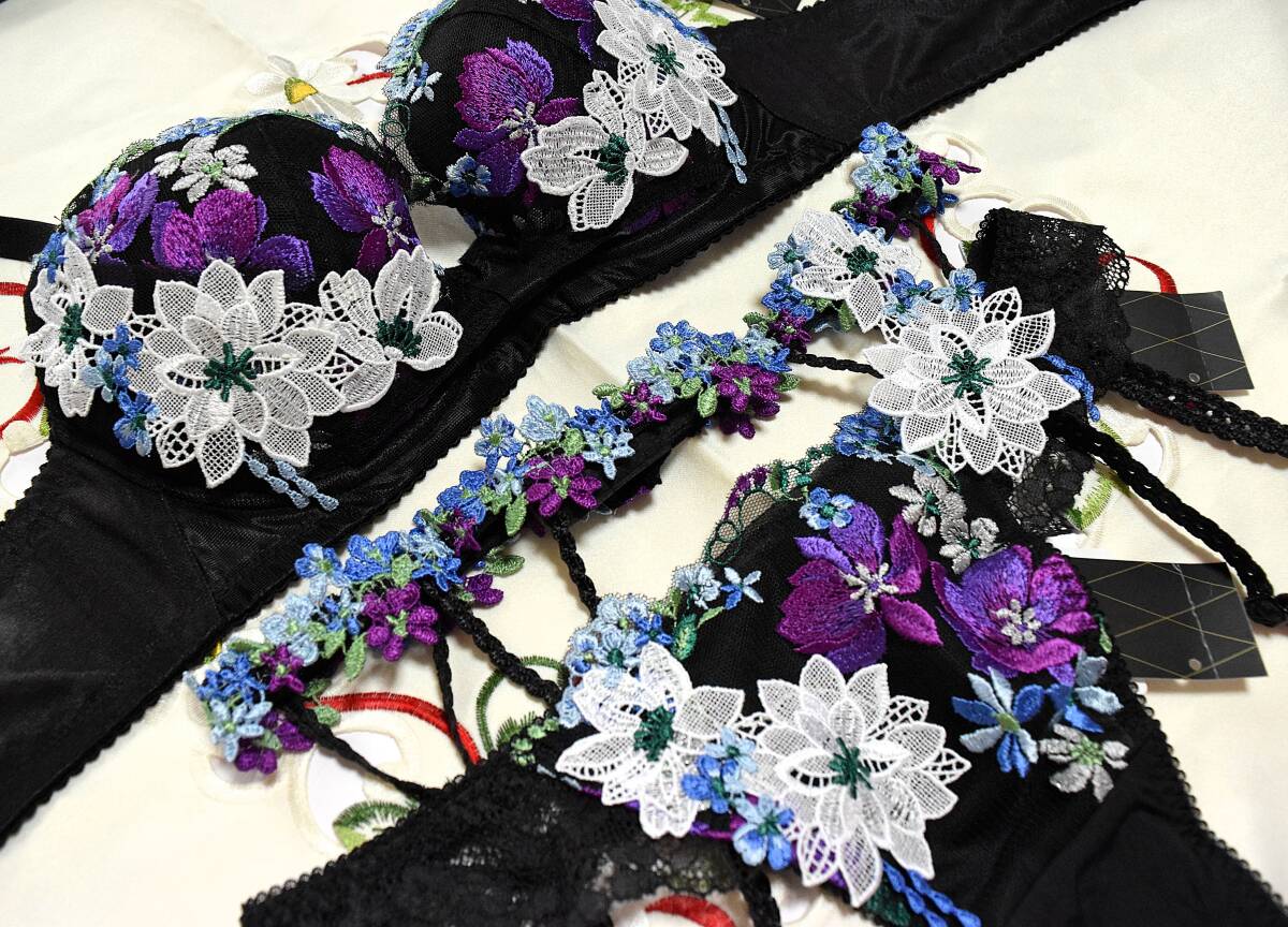 Yahoo!オークション - 新品・タグ付き ワコール サルート 81G・ちは...