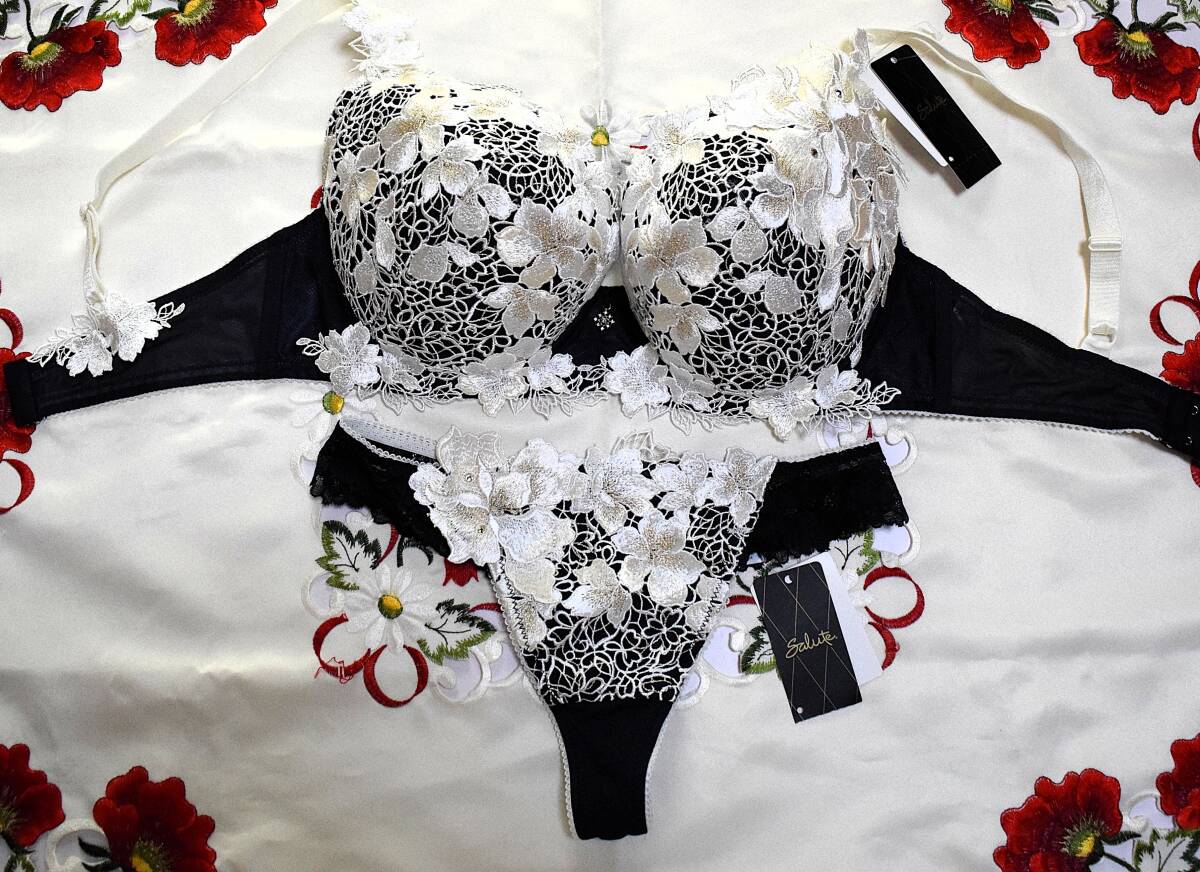 Yahoo!オークション - 新品・タグ付き ワコール サルート 89G・あさ...