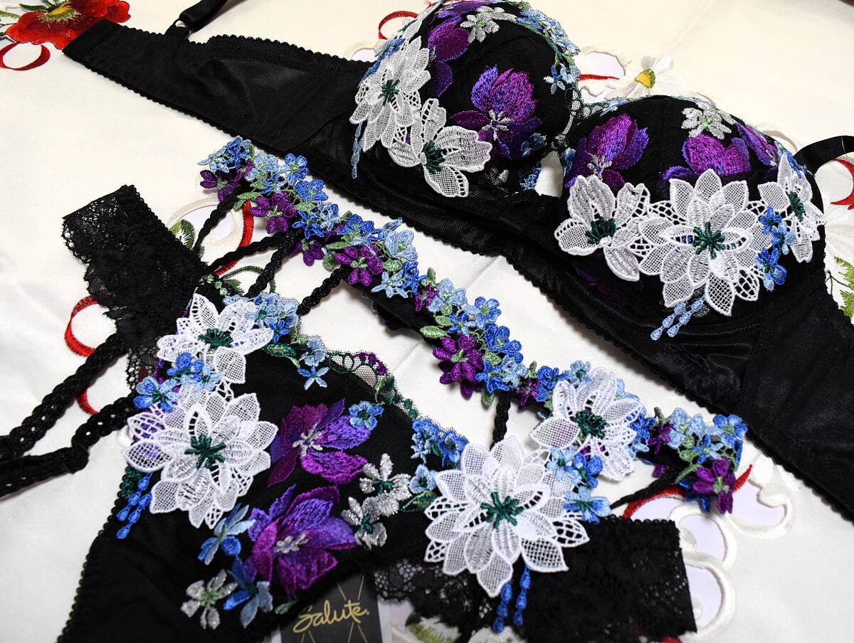 Yahoo!オークション - 新品・タグ付き ワコール サルート 81G・ちは...