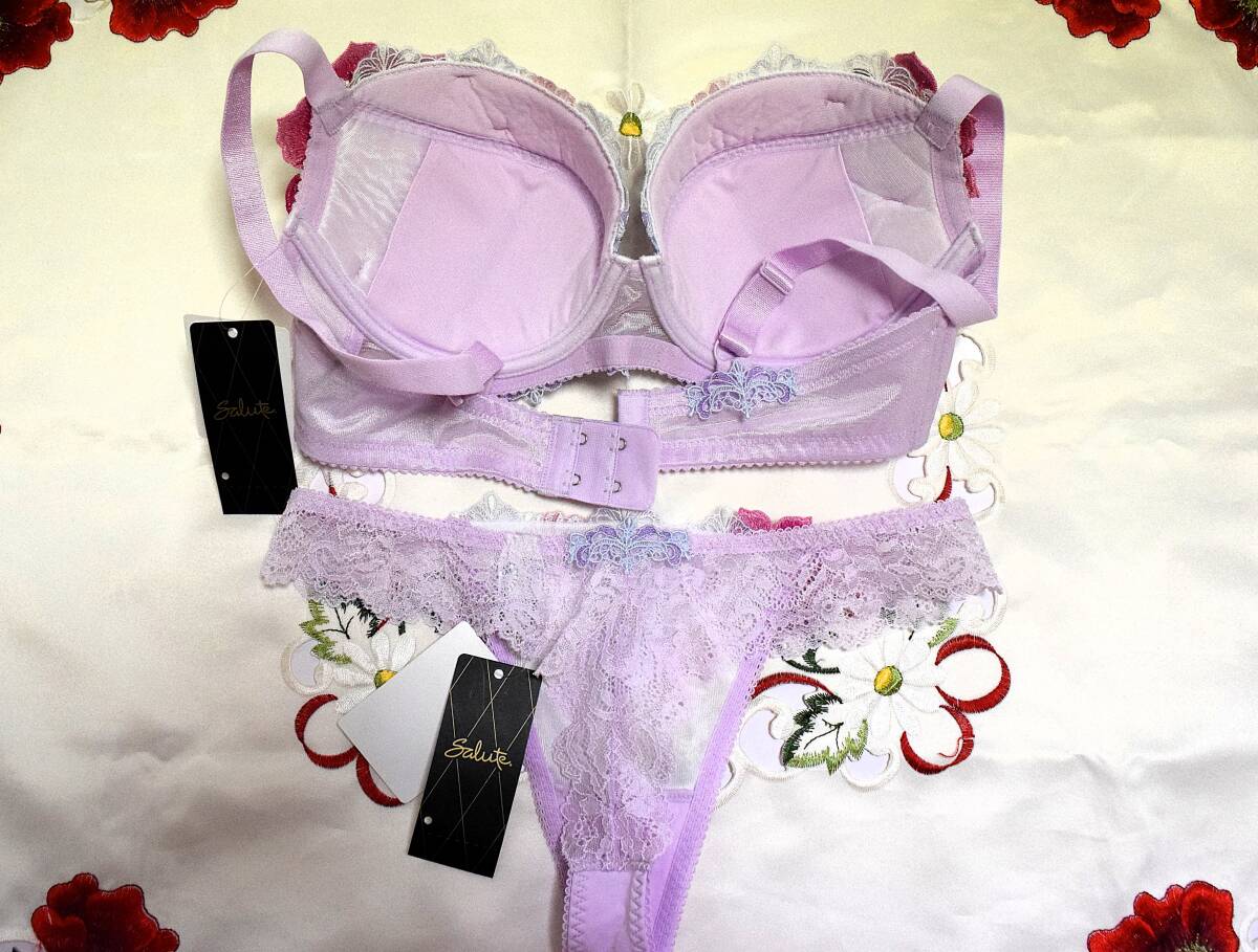 Yahoo!オークション - 新品・タグ付き ワコール サルート 93G・ニュ...