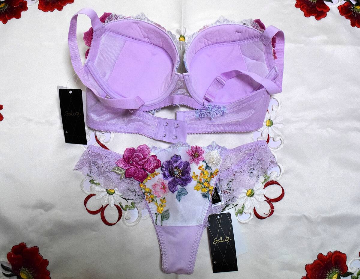 Yahoo!オークション - 新品・タグ付き ワコール サルート 93G・ニュ...