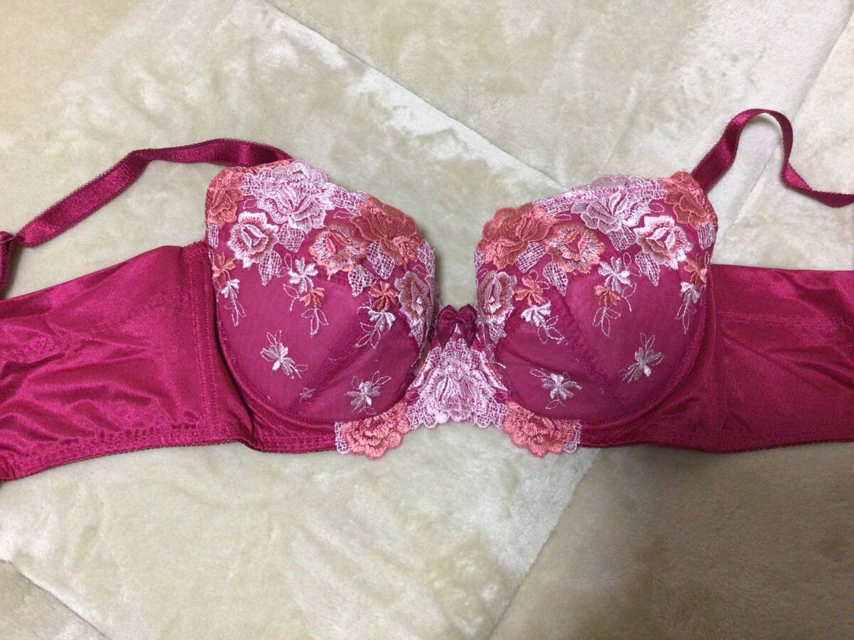 Yahoo!オークション - ブラジャー D75