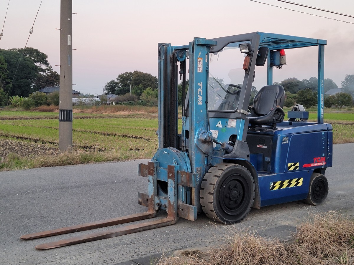 TCM バッテリー 回転フォークリフト FD30-5 3ton トン ノーパンク タイヤ 回転フォーク 作動確認済み(建設機械、重機)｜売買されたオークション情報、yahooの商品情報を ...