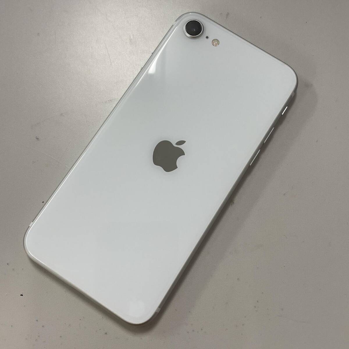 docomo iPhone SE 第2世代 128GB MXD12J/A A2296 ホワイト SIMロック解除済(iPhone)｜売買されたオークション情報、yahooの商品情報をアーカイブ ...