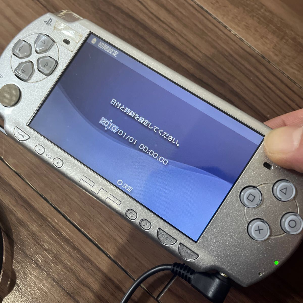 Yahoo!オークション - SONY PSP-2000 ソニー シルバー完全ジャンク メ...