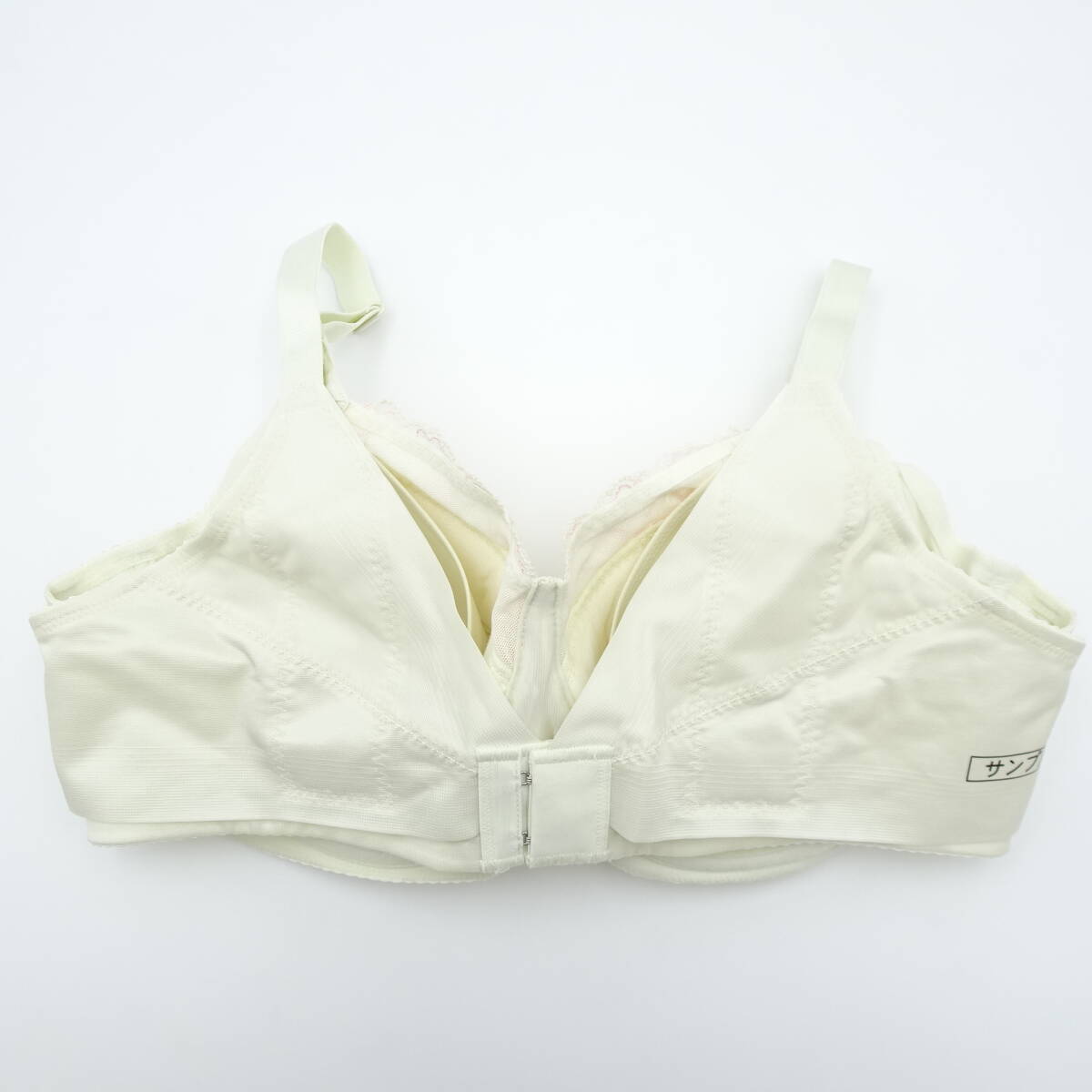 Yahoo!オークション - シャルレ FA261 ブラジャー E90 未使用品 補正下...