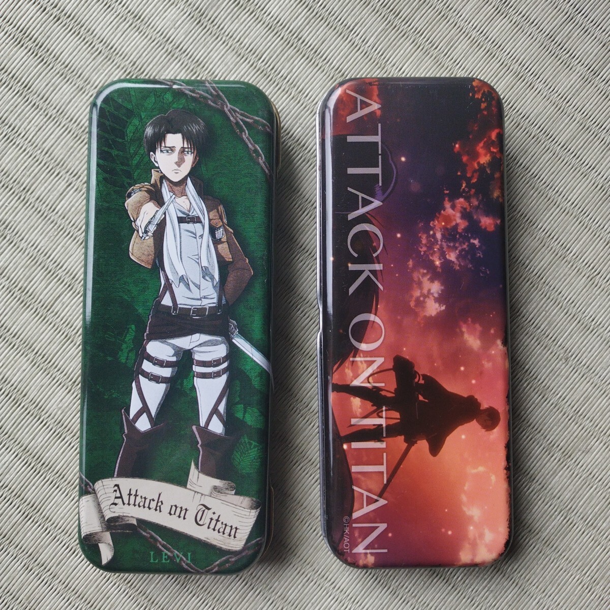 Yahoo!オークション - A 進撃の巨人 缶ケース 2点セット リヴァイ 缶...