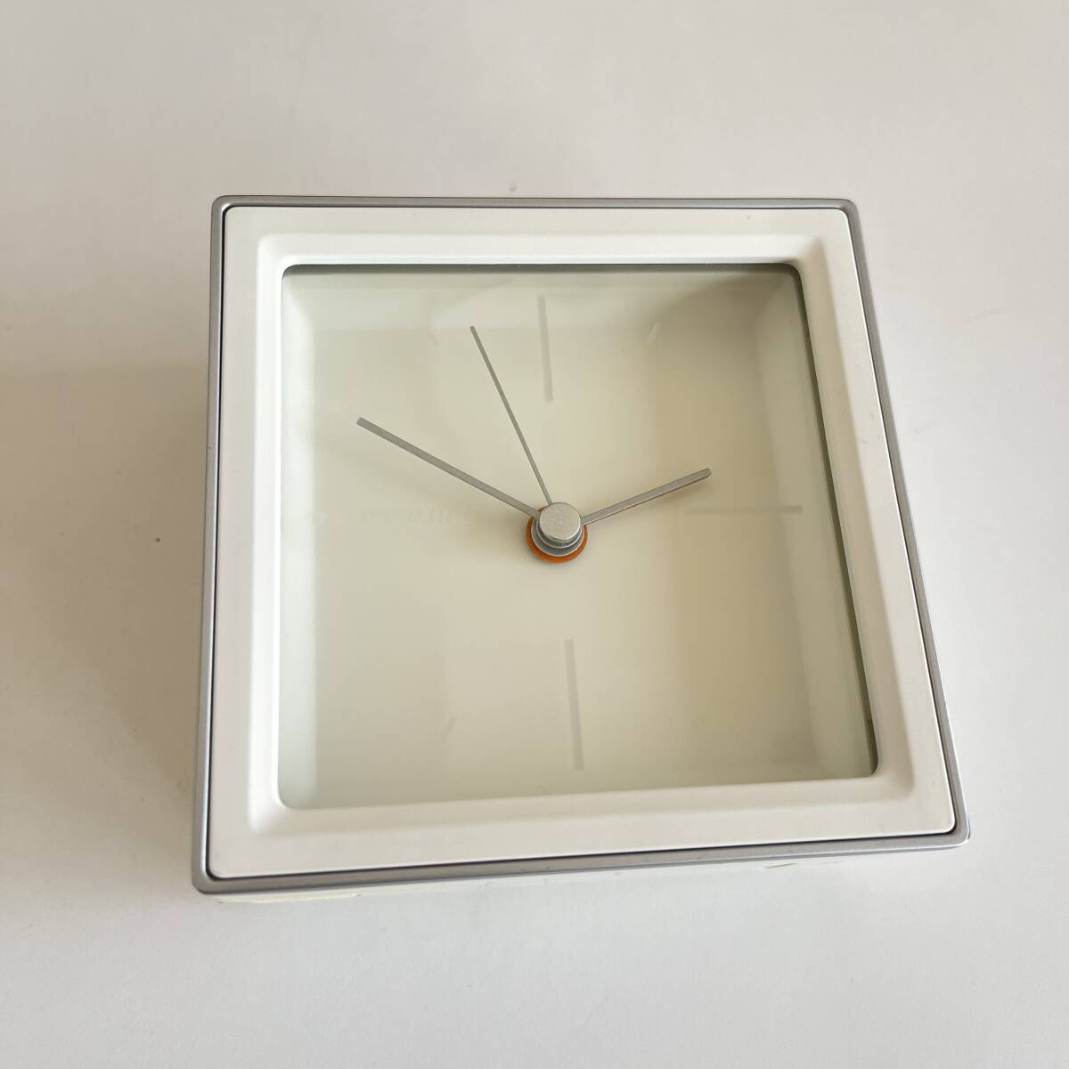 Yahoo!オークション - アマダナ amadana 目覚まし時計 CZ-135 ホワイト