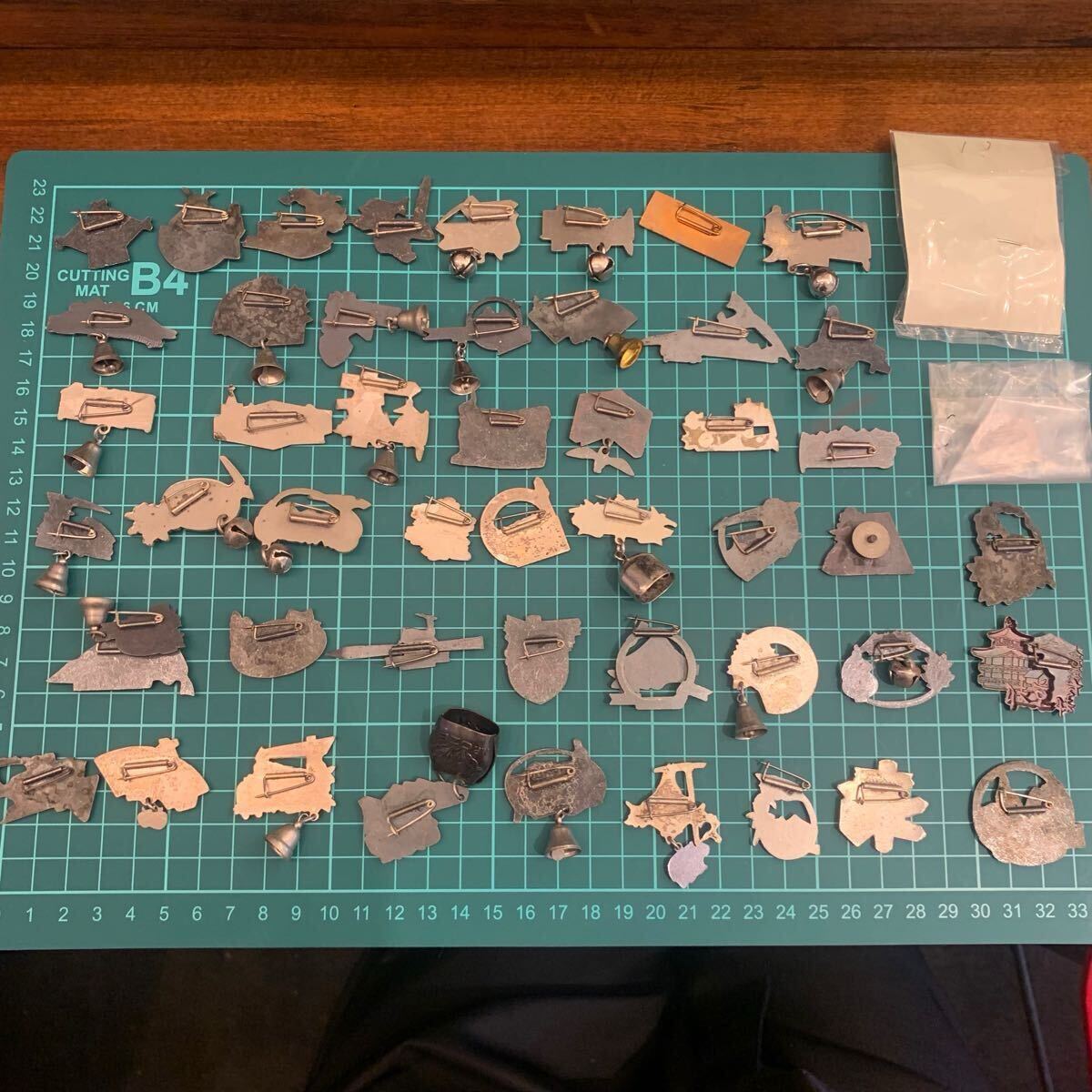 Yahoo!オークション - 【H92】山バッジ 登山 バッジ まとめて50個