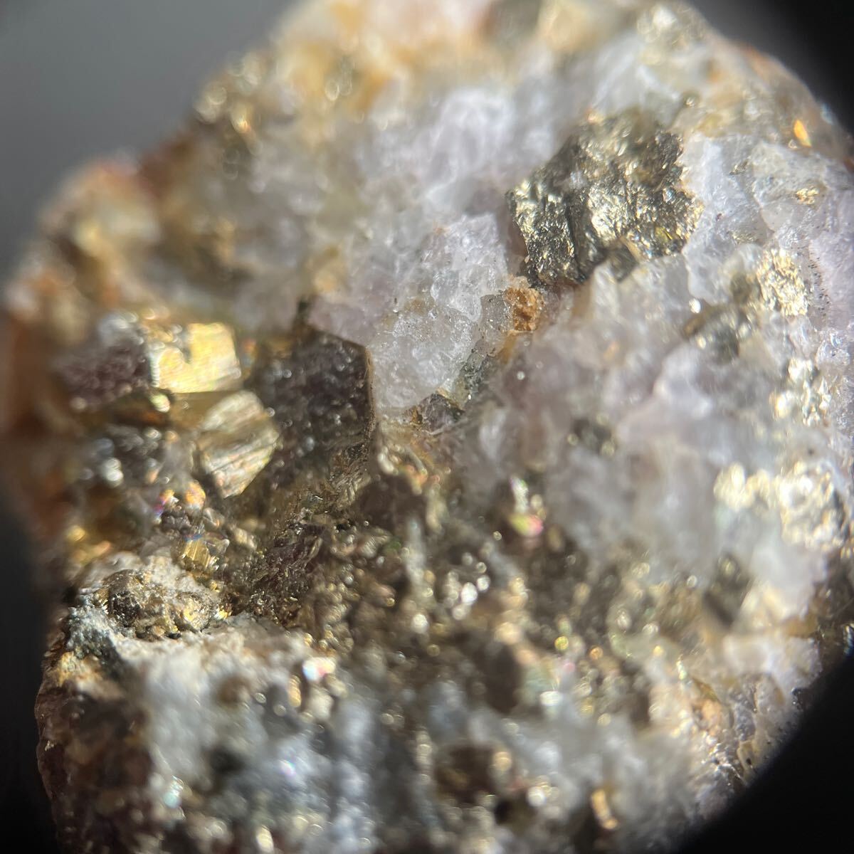 北海道茂岩鉱山産黄鉄鉱 黄銅鉱98g 国産鉱物 国産鉱物標本(原石)｜売買されたオークション情報、yahooの商品情報をアーカイブ公開 - オークファン（aucfan.com）