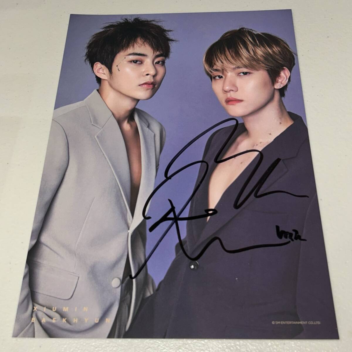 ベッキョン EXO 韓国公式2019シーグリ A4サイズポスター 直筆サイン①(サイン)｜売買されたオークション情報、yahooの商品情報をアーカイブ公開 - オークファン（aucfan.com）