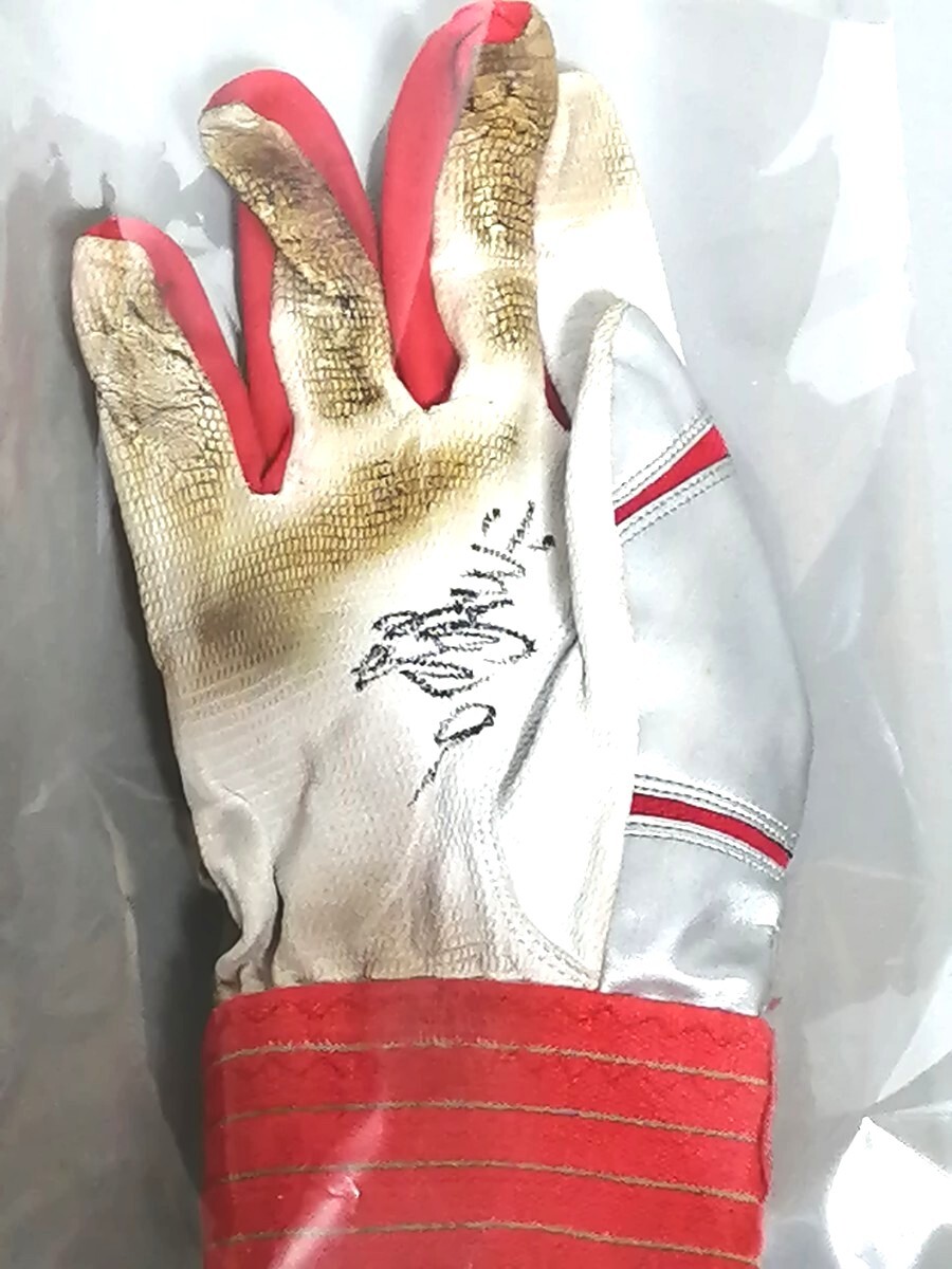 待望☆】 小久保選手現役時代実使用のバッティンググローブ 待望☆】 小久保選手現役時代実使用のバッティンググローブ