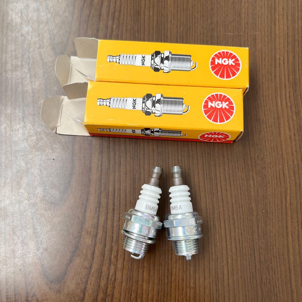 Yahoo!オークション - 701p2214 NGK BM6A 6021 一体形 スパークプラグ(...