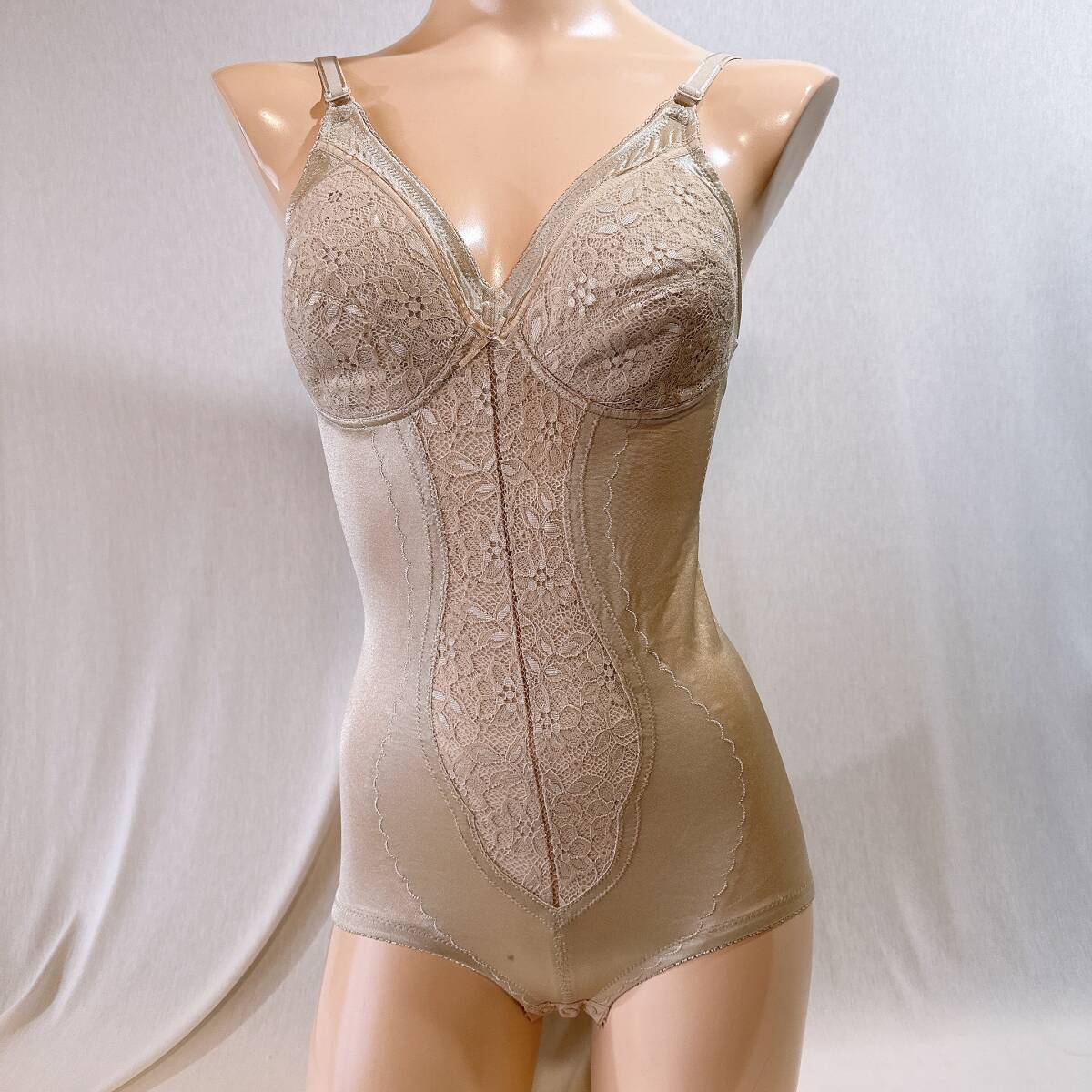 Yahoo!オークション - 137 高級 ボディスーツ C80L