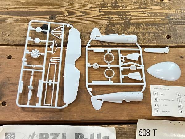 Yahoo!オークション - C79 PZW72 当時物 未組立 PZL P-11 ポーランド ...