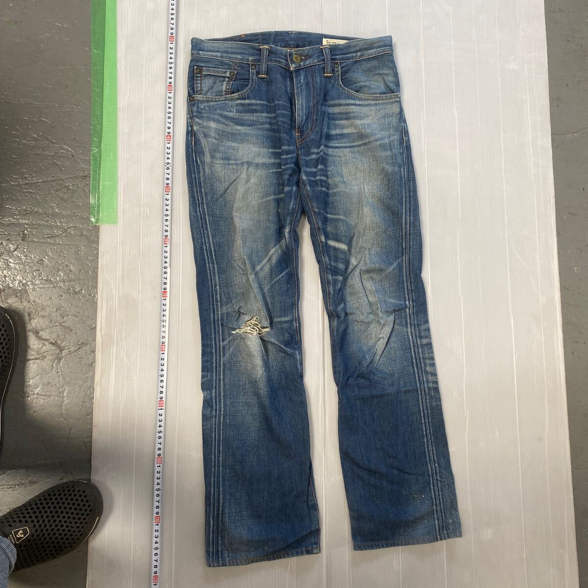 Yahoo!オークション - リーバイス 502 W30 L32 ストレート 裾破け少し...