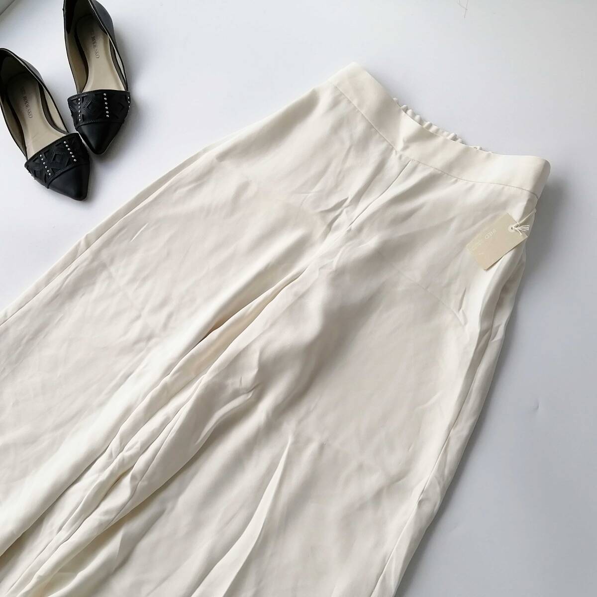 Yahoo!オークション - INED イネド 未使用 レディースパンツ ガウチョ...